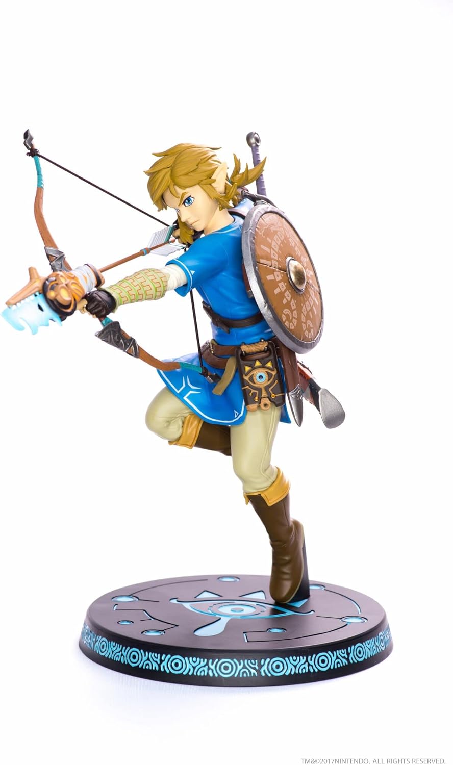 The Legend of Zelda Breath of the Wild 10” Light-Up Statue Link - Super ...