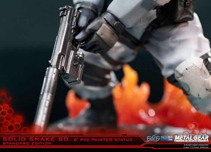 Metal Gear Solid - Solid Snake 8" PVC Statue - Super Retro - Figures