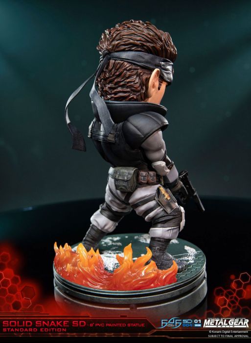 Metal Gear Solid - Solid Snake 8" PVC Statue - Super Retro - Figures