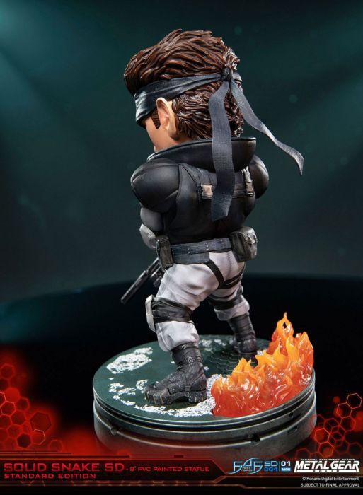 Metal Gear Solid - Solid Snake 8" PVC Statue - Super Retro - Figures